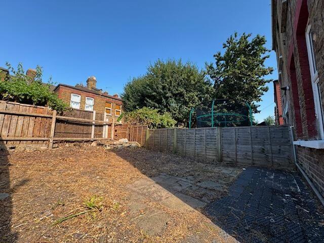 Perth Road, London E10, 2 bed property to rent, £2,200 pcm | PrimeLocation