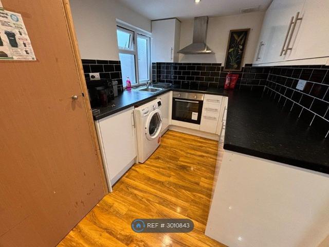 Perth Road, London N22, 2 bed flat to rent, £1,950 pcm | PrimeLocation