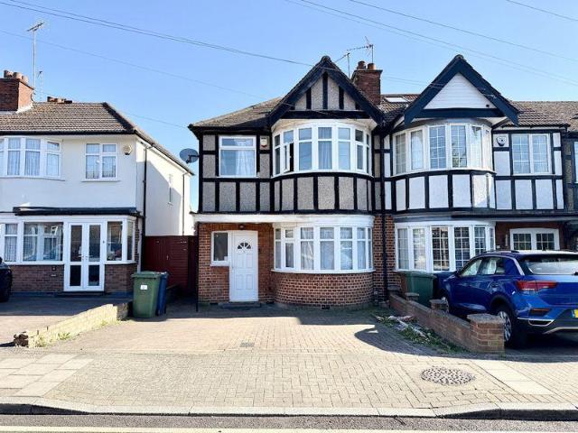 Perwell Avenue, Harrow 3 bed terraced house to rent £2,195 pcm £507 pw