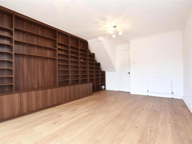 Percheron Close, Isleworth, Middlesex, TW7
