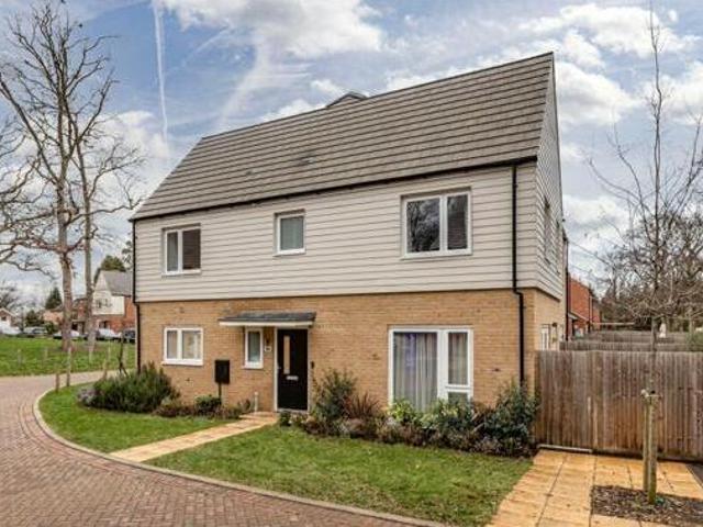 Percival Gardens, Rowtown, 3 Bedroom Semi detached