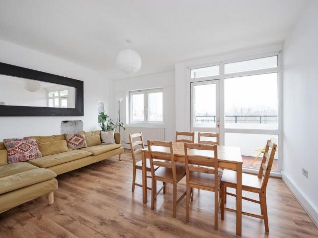 Percival Street, Clerkenwell, London. 4 bed flat to rent £6,500 pcm £1,500 pw