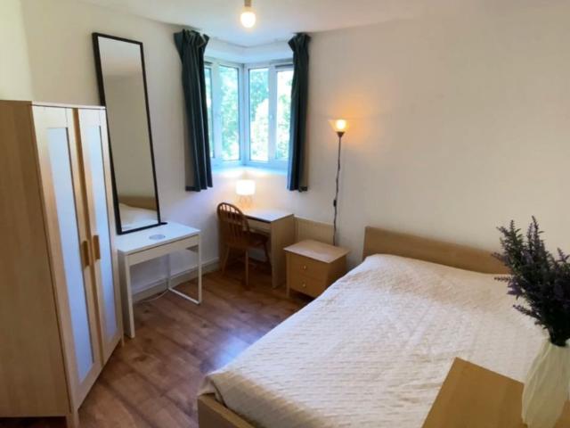 Percival Street, London EC1V, Room to rent, £1,100 pcm | PrimeLocation