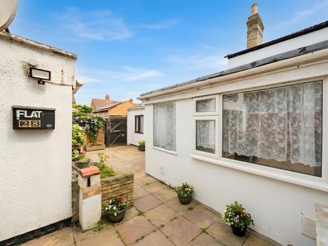 Percival Street, Peterborough PE3, 2 bed flat to rent, £800 pcm | PrimeLocation