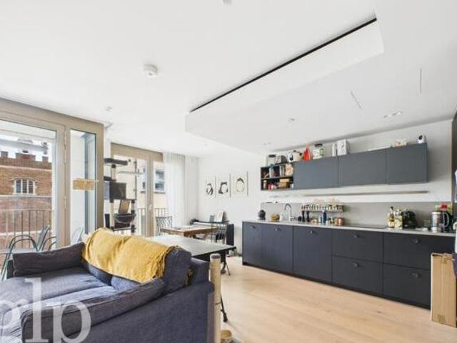 Percivall House, Bartholomew Close, 2 Bedroom Apartment