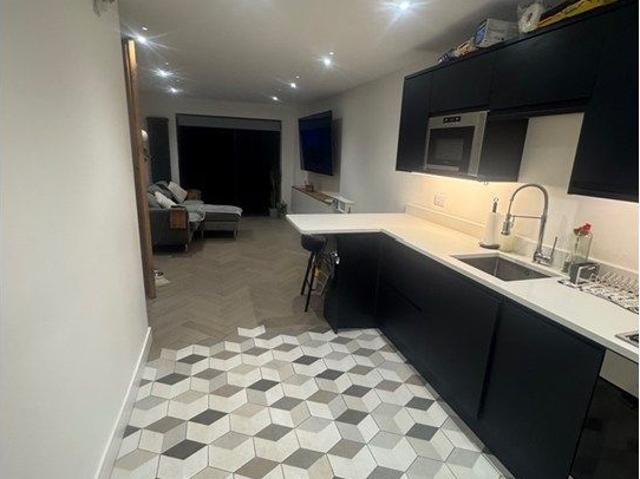 Percy Bryant Road, Sunbury On Thames TW16, 2 bed flat to rent, £1,950 pcm | PrimeLocation