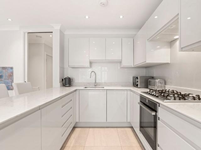 Percy Circus, St Pancras WC1X, 2 bed flat to rent, £5,000 pcm | PrimeLocation