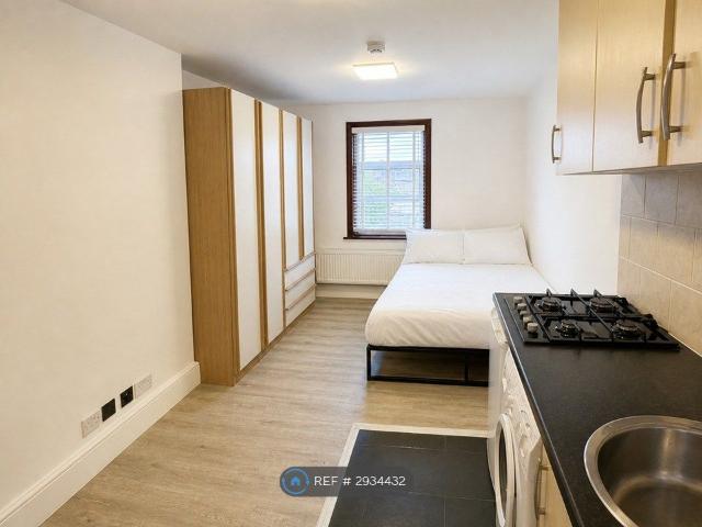 Percy Road, London W12, 1 bed flat to rent, £1,350 pcm | PrimeLocation