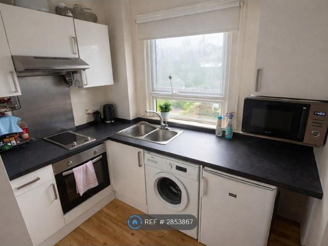 Percy Road, London N12, Studio to rent, £1,100 pcm | PrimeLocation
