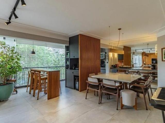 Perdizes Apartamento Neo Clássico com Hall Privativo, 4 Suítes, Varanda Gourmet e 4 Vagas