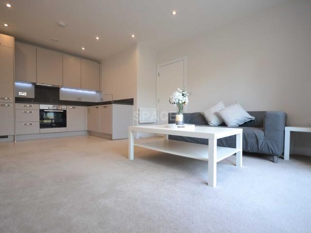Peregrine House, Bedwyn Mews, Reading, Berkshire RG2, 2 bed flat to rent, £1,695 pcm | PrimeLocation