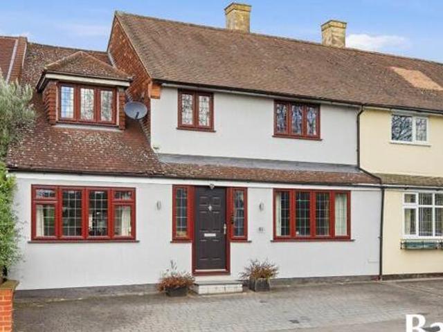Peregrine Road, Hainault, 4 Bedroom Semi detached