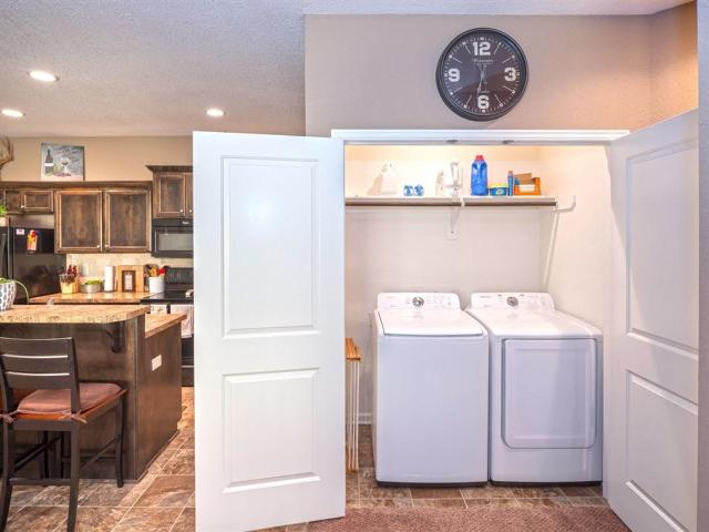Peregrine Valley Duplexes 3 Bedroom Apartment for Rent at 1043 Arrowhead Rdg, Independence, MO 64056 Blue Village