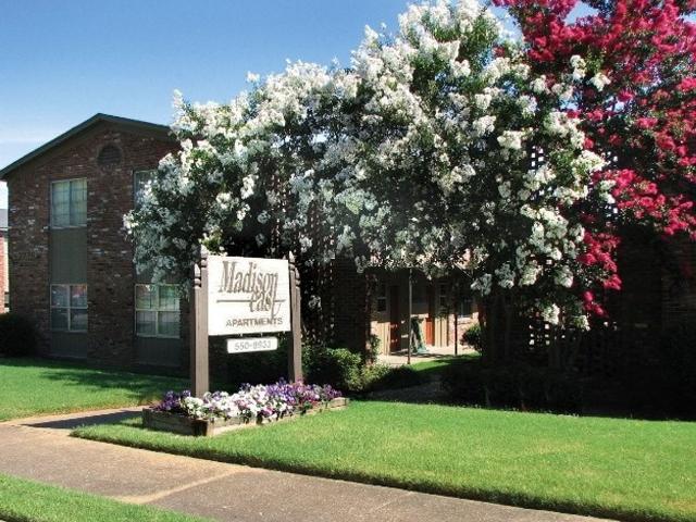 Perfect Midtown Location 2 Bedroom Apartment for Rent at 2780 Madison Ave, Memphis, TN 38111
