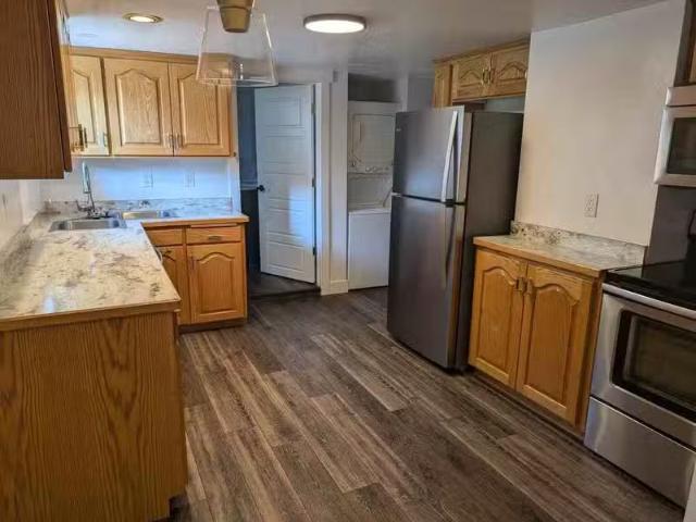 Perfect for students 2 Bed and 1 Bath basement apartment in ce.