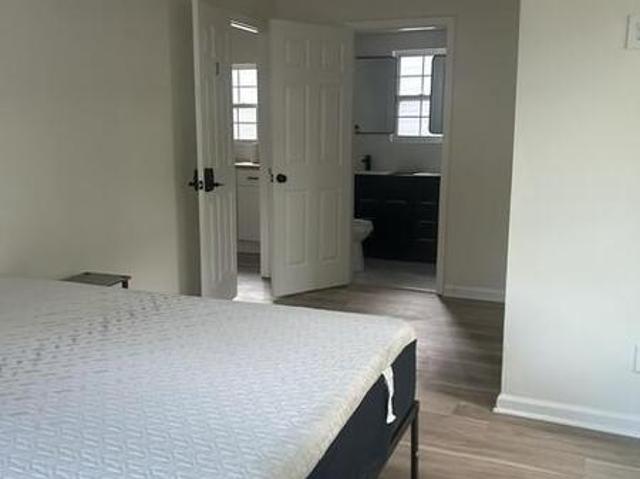 Perfect Location. Comfortable & homey
