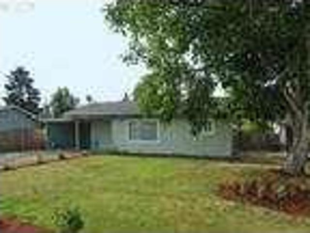 Perfect starter home in Veneta!