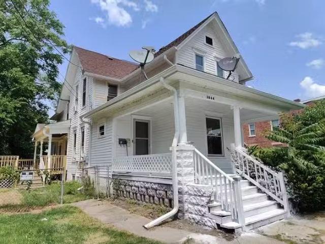 Perfectly Located 2 Bedroom Apartment – Walk to Everything in.