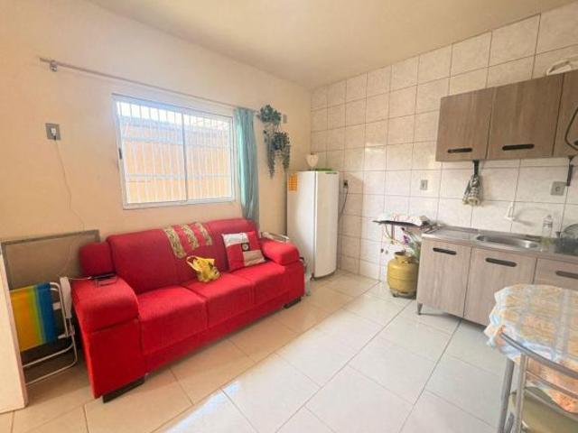 Perfeito pra morar ou investir! Apartamento aconchegante em ótima localização, próximo à Avenida R