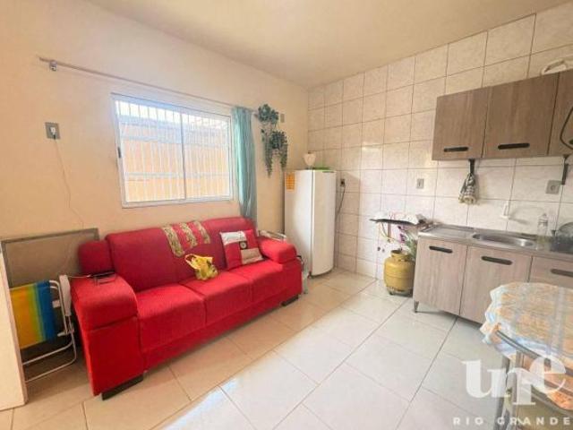 Perfeito pra morar ou investir! Apartamento aconchegante em ótima localização, próximo à Avenida R