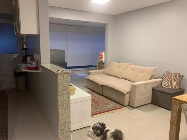 Perfil Morumbi. Lindo, novo, bem decorado com varanda enorme. Imperdível!