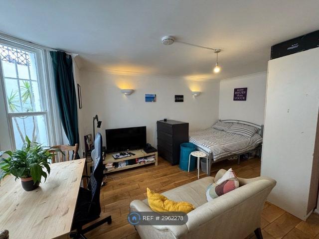 Perham Road, London W14, Studio to rent, £1,700 pcm | PrimeLocation