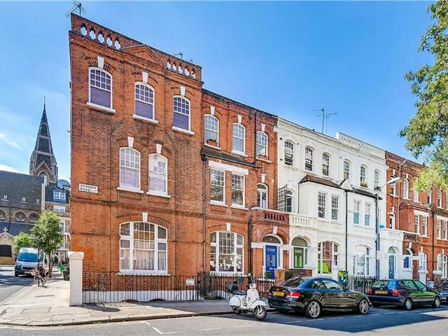 Perham Road, London W14 2 bed flat to rent £2,400 pcm £554 pw