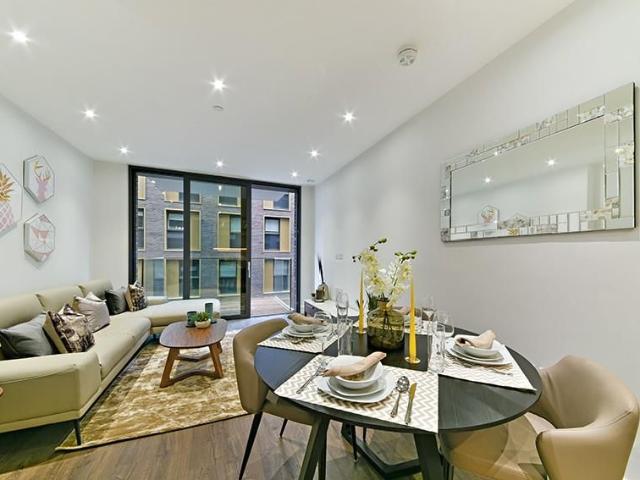 Perilla House, Aldgate, London E1, 2 bed flat to rent, £4,500 pcm | PrimeLocation