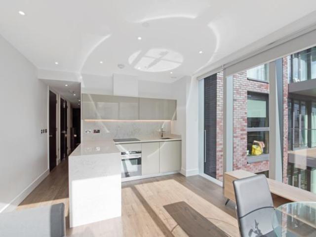 Perilla House, Stable Walk, Aldgate. Studio to rent £2,600 pcm £600 pw