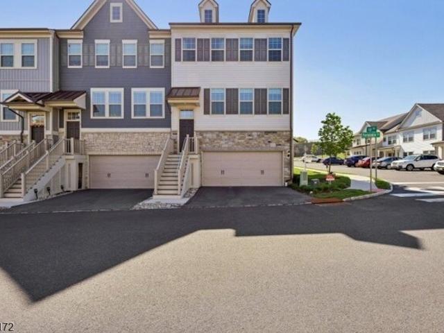 Periwinkle Ln, Warren Twp, Home For Sale