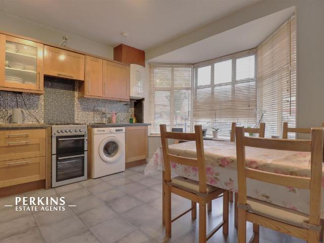 Perivale UB6, 4 bed property to rent, £2,900 pcm | PrimeLocation