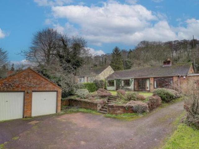 Perks Lane, Stonecrop, Prestwood, 4 Bedroom Bungalow