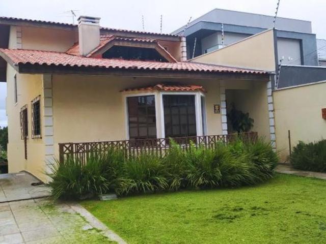 Permuta ou financiamento Casa a venda com amplo terreno, 04 quartos c/suíte, 05 vagas, salão de fe