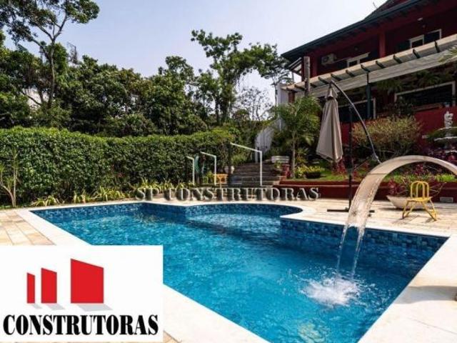 PERMUTA Casa 650m2, 4 Suites, 2 Closets, Piscina Aquecida Moveis Planejados!
