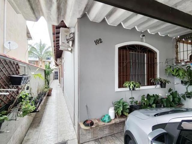 Casa Mobiliada, 3 dormitórios e a 5 minutos da Praia
