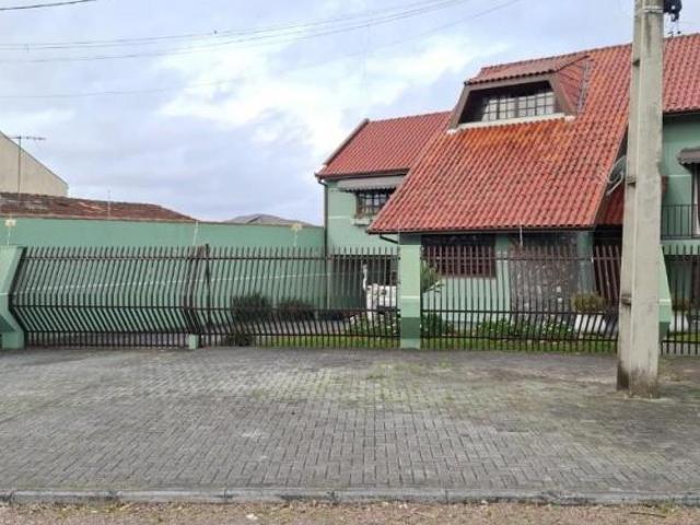 PERMUTA Casa a venda c/ático, ótima localização, 06 quartos c/suíte 8 vagas no Hauer em Curitiba P