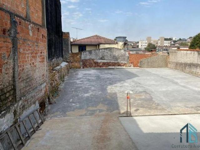 PERMUTA Casa térrea, 03 quartos c/suíte, parte podendo ser utilizado como Barracão, no Capão Raso