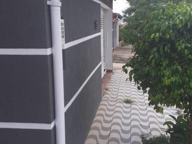 PERMUTO POR APARTAMENTO NA PRAIA > Charmosa Residência no Jardim Portal do Itavuvu, a Poucos met