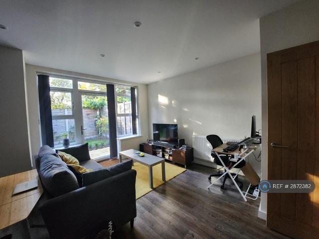 Perne Close, Cambridge, CB1 1 bed flat to rent £1,600 pcm £369 pw