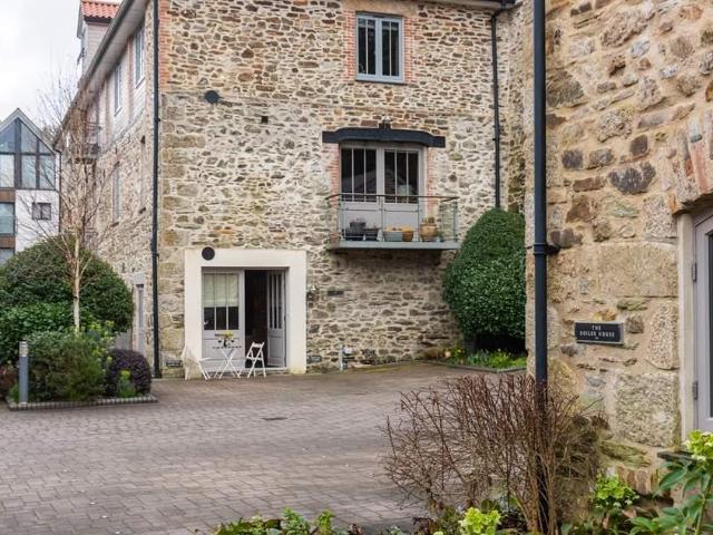 Perran Foundry, Truro, TR3 2 bed ground floor flat to rent £1,600 pcm £369 pw