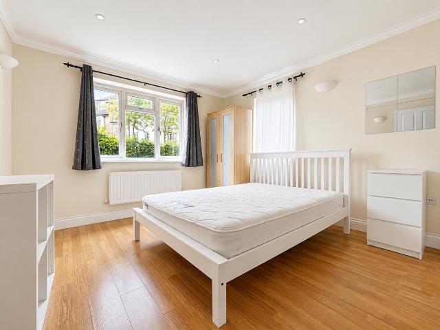 Perry Vale, Forest Hill SE23, Room to rent, £800 pcm | PrimeLocation