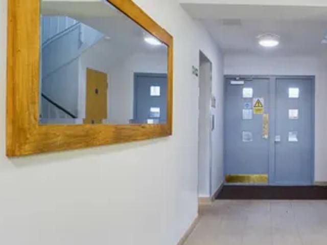Perry Court, 1 Maritime Quay, Millwall, London, E14 3QE, United Kingdom | 3 bed apartment for rent #165886765 | Rentberry