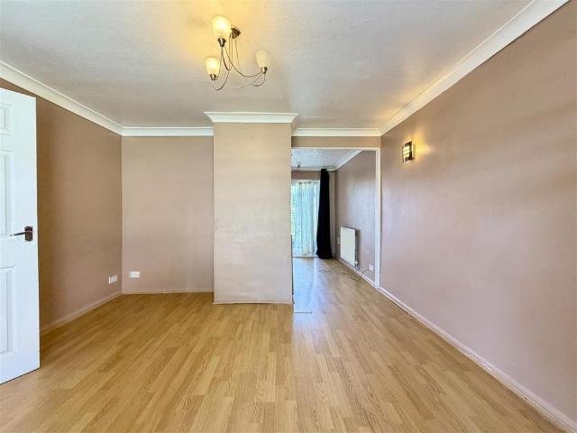 Perry Spring, Harlow 3 bed terraced house to rent £1,695 pcm £391 pw