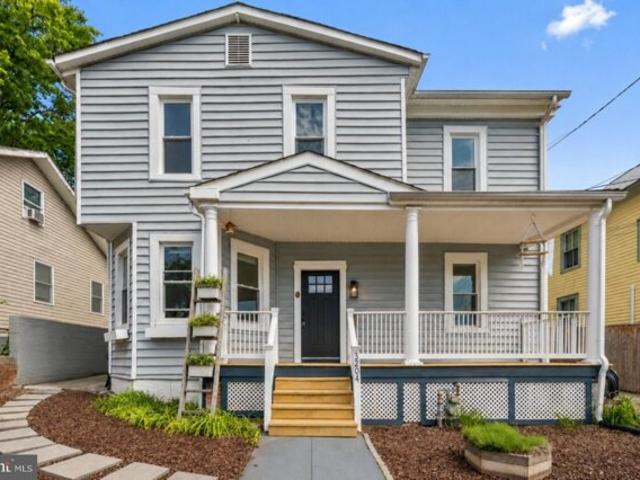 Perry St, Mount Rainier, Home For Sale
