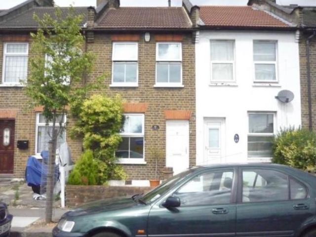Perrymans Farm Road, Barkingside, Newbury Park IG2, Ig3, Ig4, Ig5, Ig6, Ig1, 2 bed terraced house to rent, £2,000 pcm | PrimeLocation