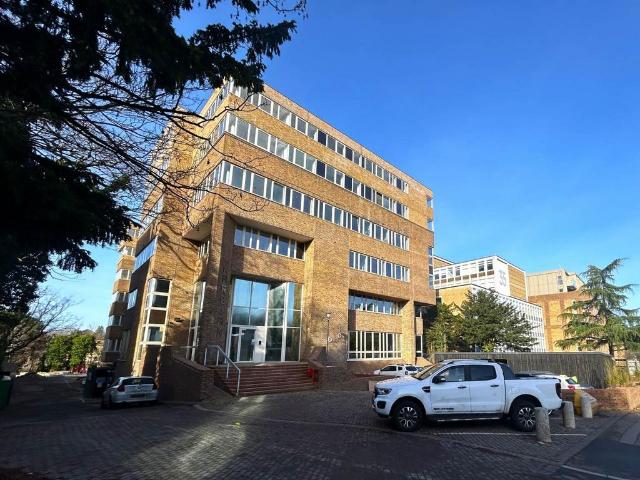 Perrymount Road, Haywards Heath, 2 bed flat to rent £1,450 pcm £335 pw