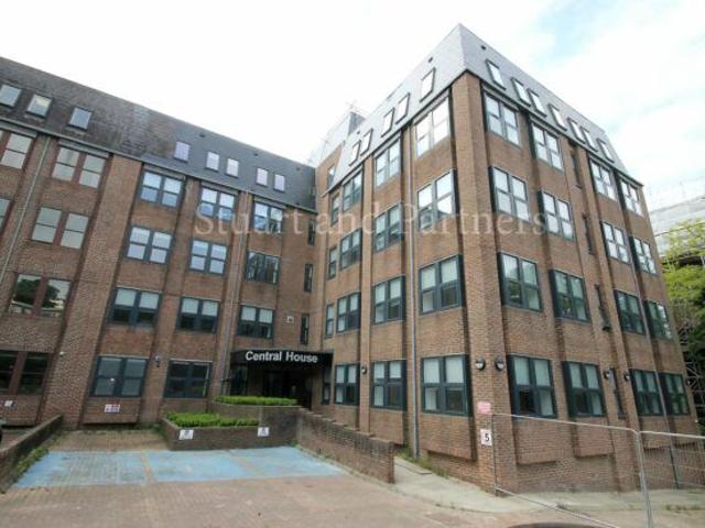 Perrymount Road, Haywards Heath RH16, 1 bed property to rent, £1,175 pcm | PrimeLocation