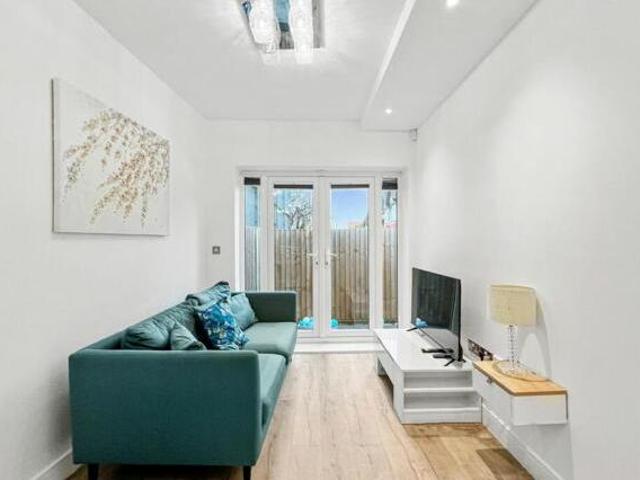 Perryn Road, London, 1 Bedroom Apartment
