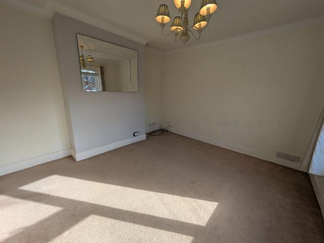 Perryfield Road, Crawley RH11, 1 bed maisonette to rent, £1,300 pcm | PrimeLocation