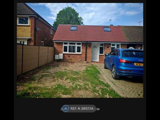 Perrylands, Horley RH6, 2 bed bungalow to rent, £1,900 pcm | PrimeLocation